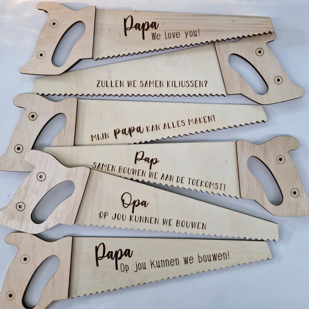 04 Zaag van hout - Mez11